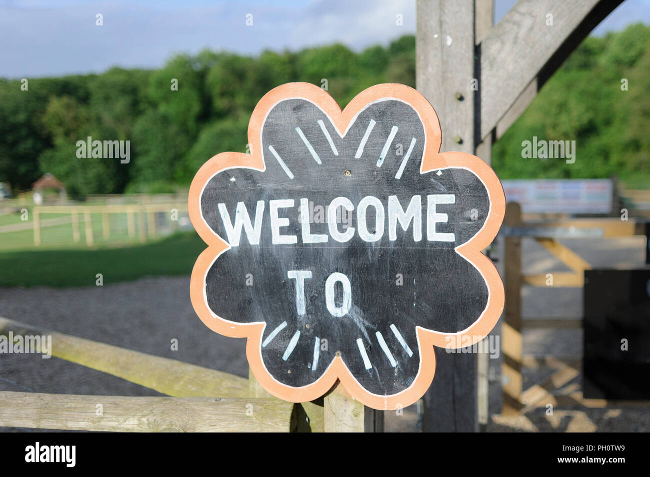 Welcome way sign hi-res stock photography and images - Alamy