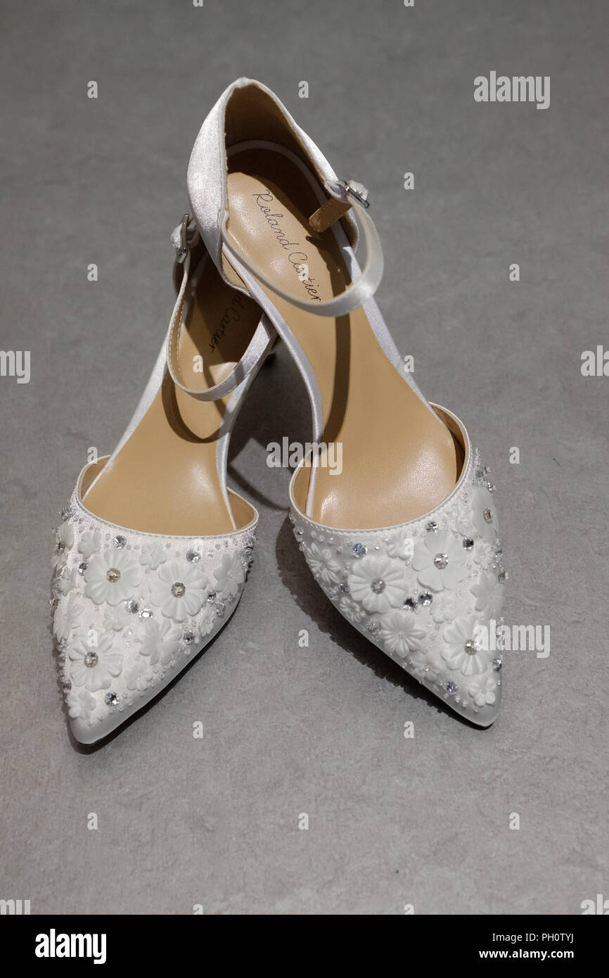 Shoes crossed hi-res stock photography and images - Alamy