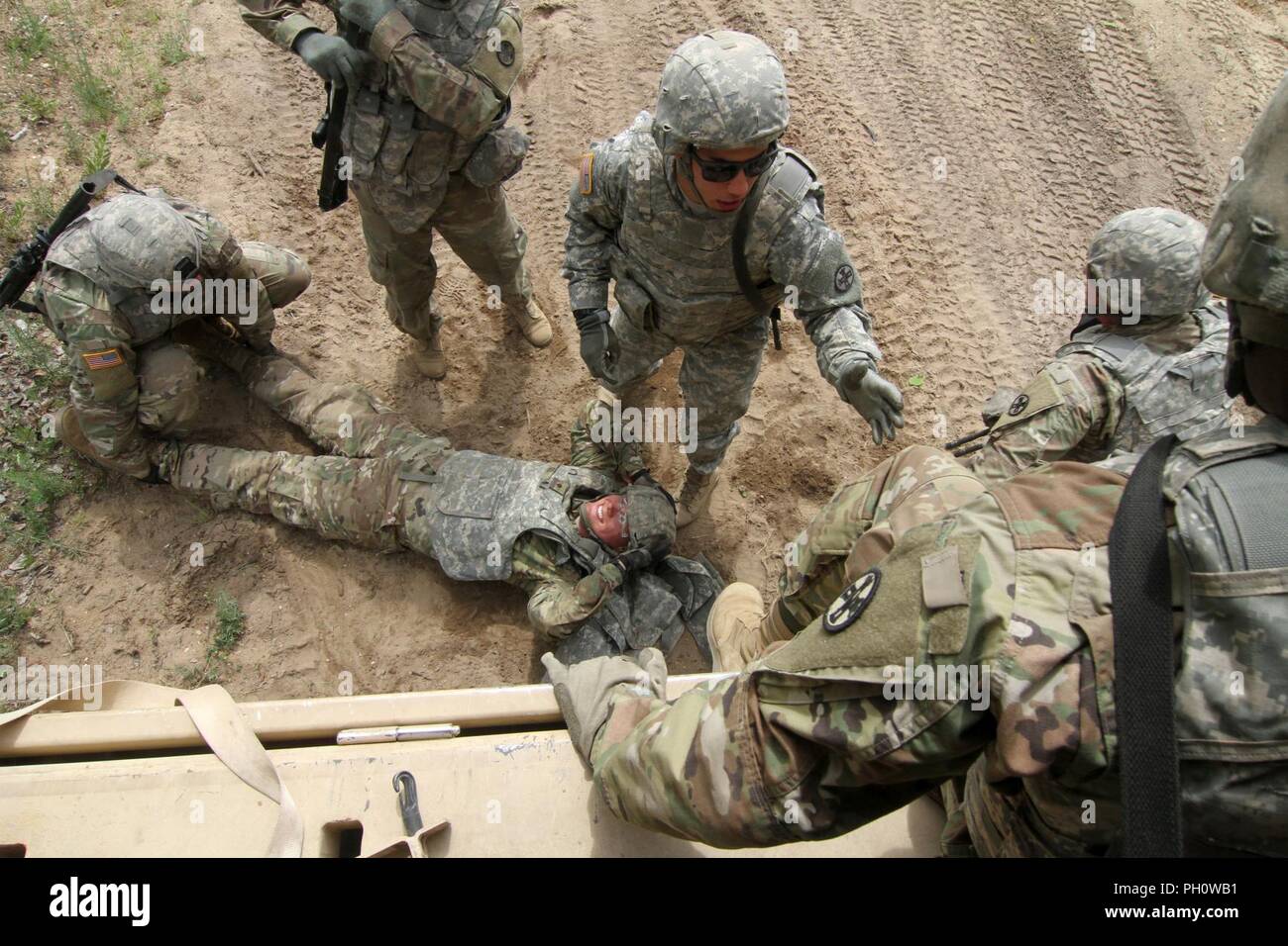 Dismount army life hi-res stock photography and images - Alamy