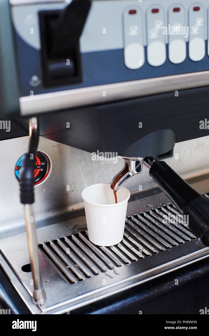 Large coffee machine in the street coffee shop Stock Photo - Alamy