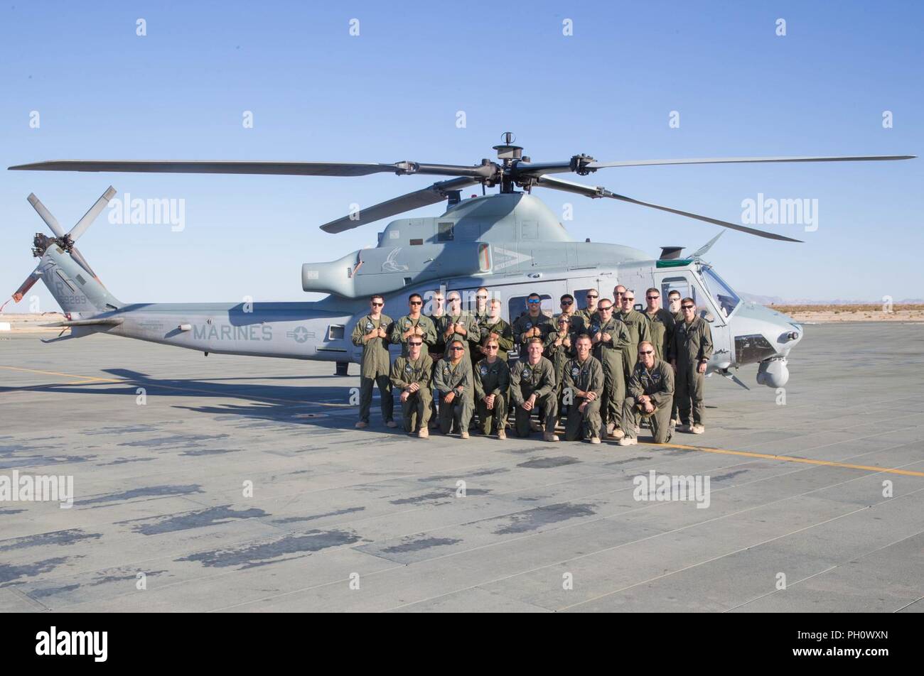 UH-1Y Venom pilots and crew chiefs with Marine Light Helicopter Attack ...