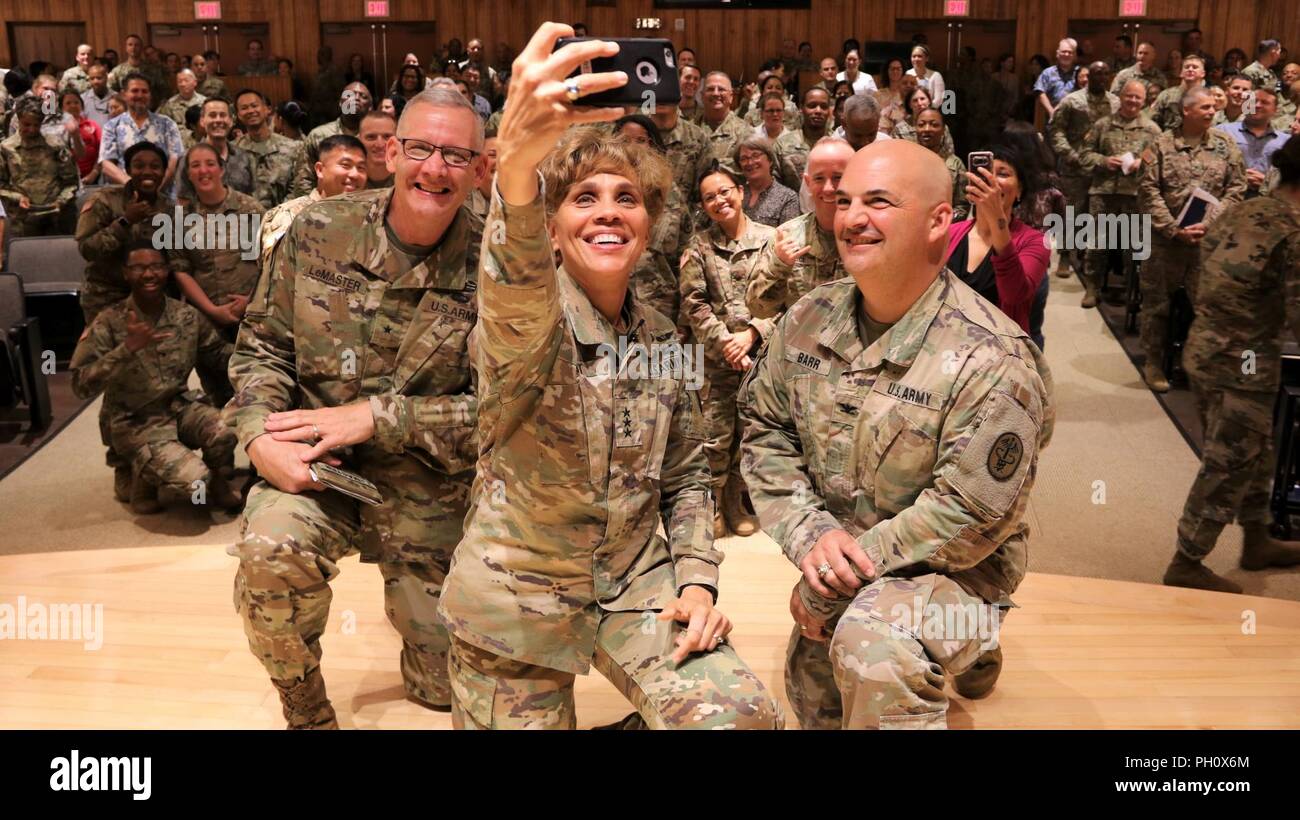 HONOLULU, Hawaii (June 21, 2018) -- The U.S. Army Surgeon General, Lt ...