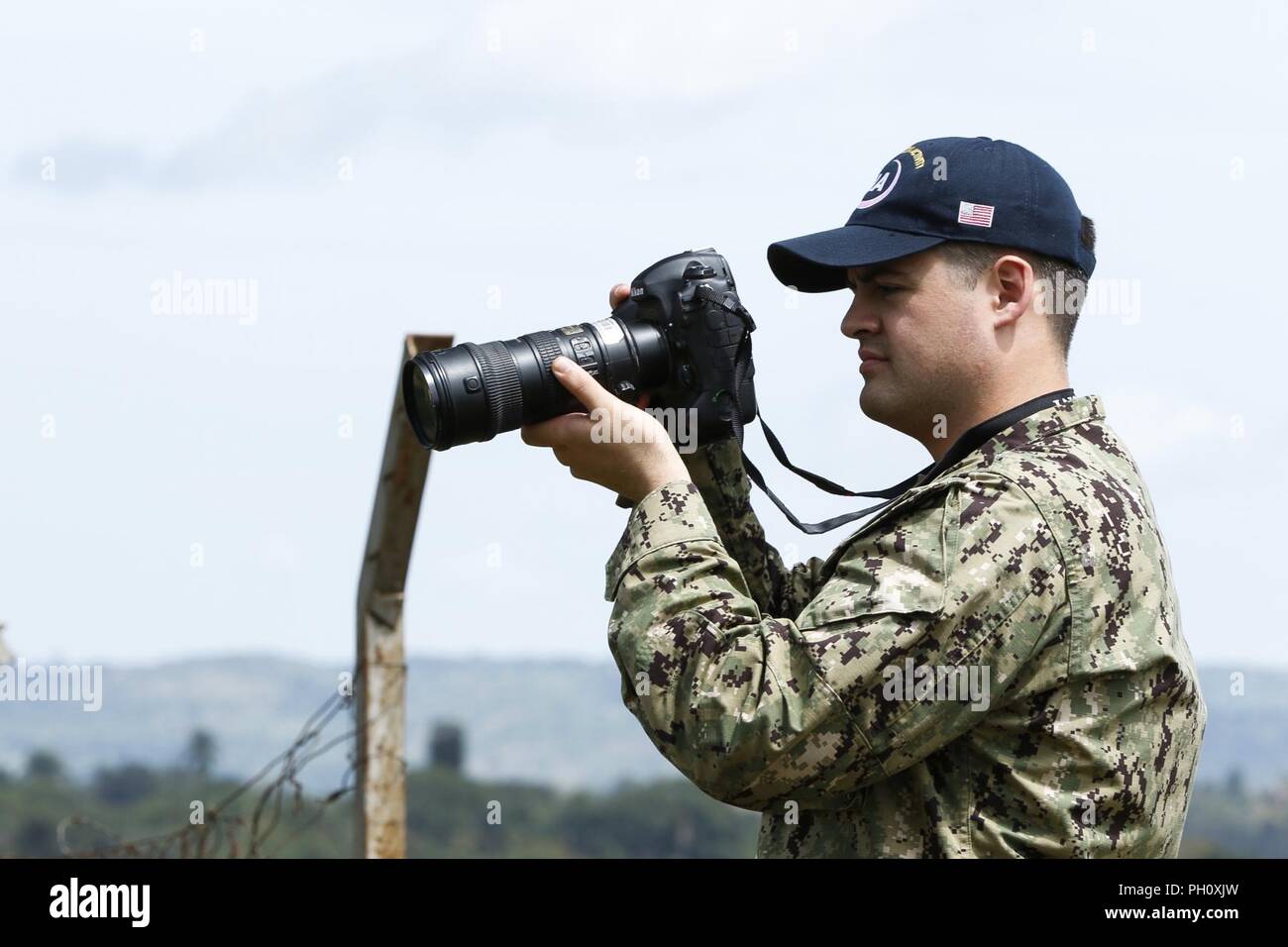 U.S. Navy Petty Officer 2nd Class Robert Baldock, Mass Communication ...