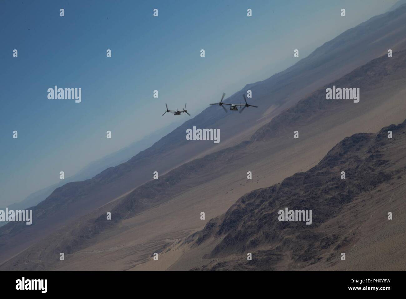 Ground combat element integrated task force hi-res stock photography ...