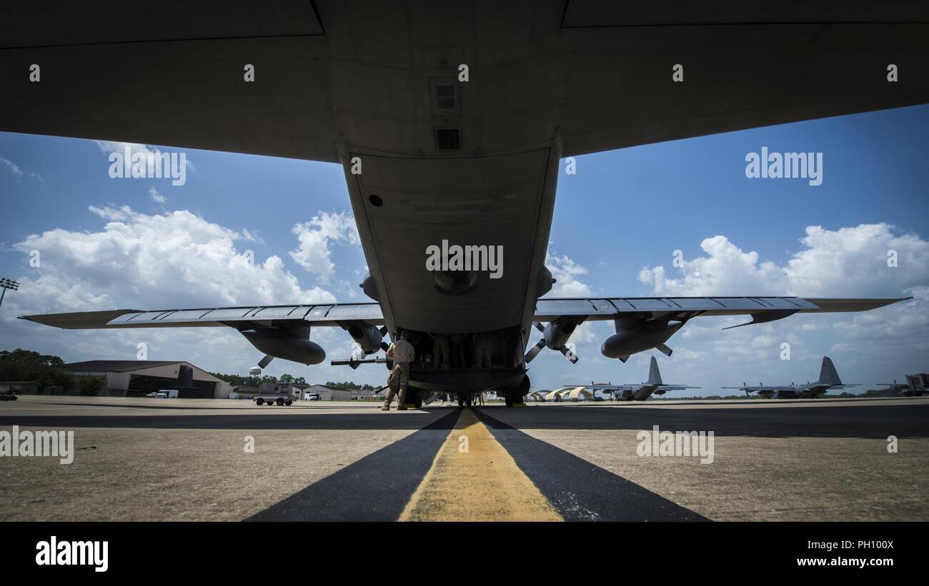 Aircrew with the 4th Special Operations Squadron perform pre-flight ...
