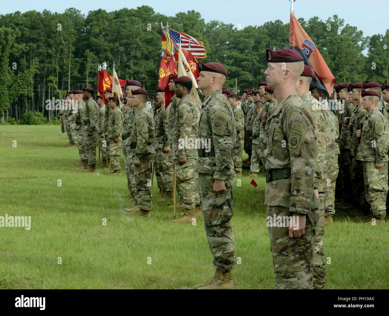 82nd airborne division artillery hi-res stock photography and images ...