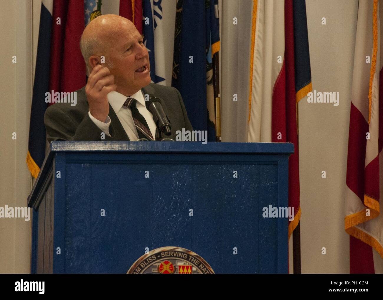 Retired Army colonel and orthopedic surgeon, Dr. Arnold Ahnfeldt ...