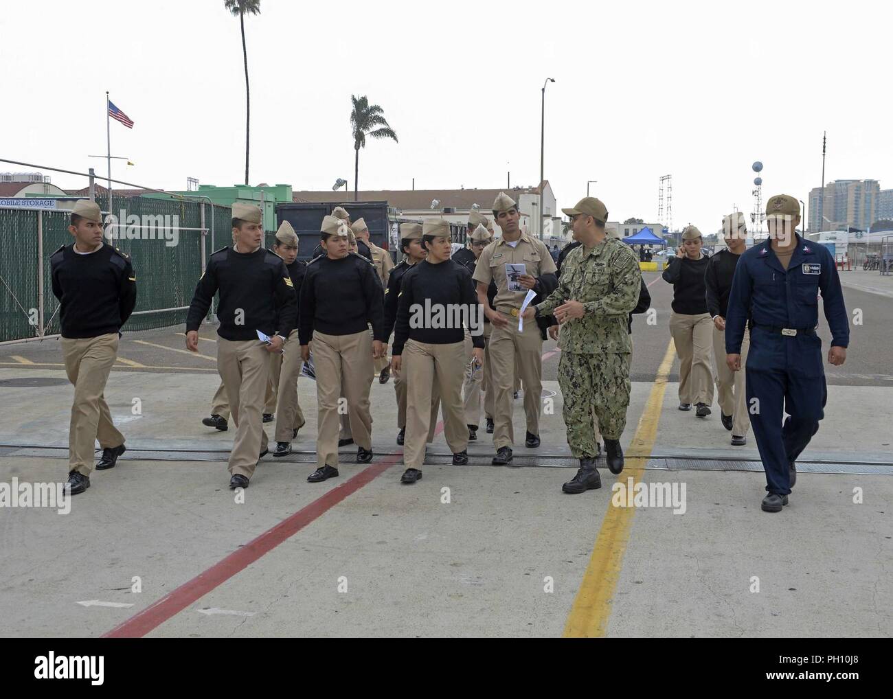 Us naval sea cadets hi-res stock photography and images - Alamy