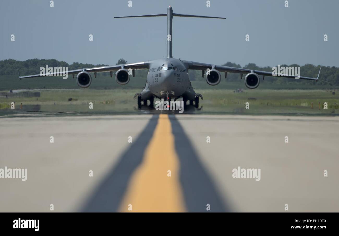 375th logistics readiness squadron hi-res stock photography and images ...