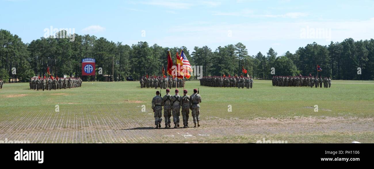 Paratroopers of the 82nd Airborne Division Artillery, 82nd Airborne ...