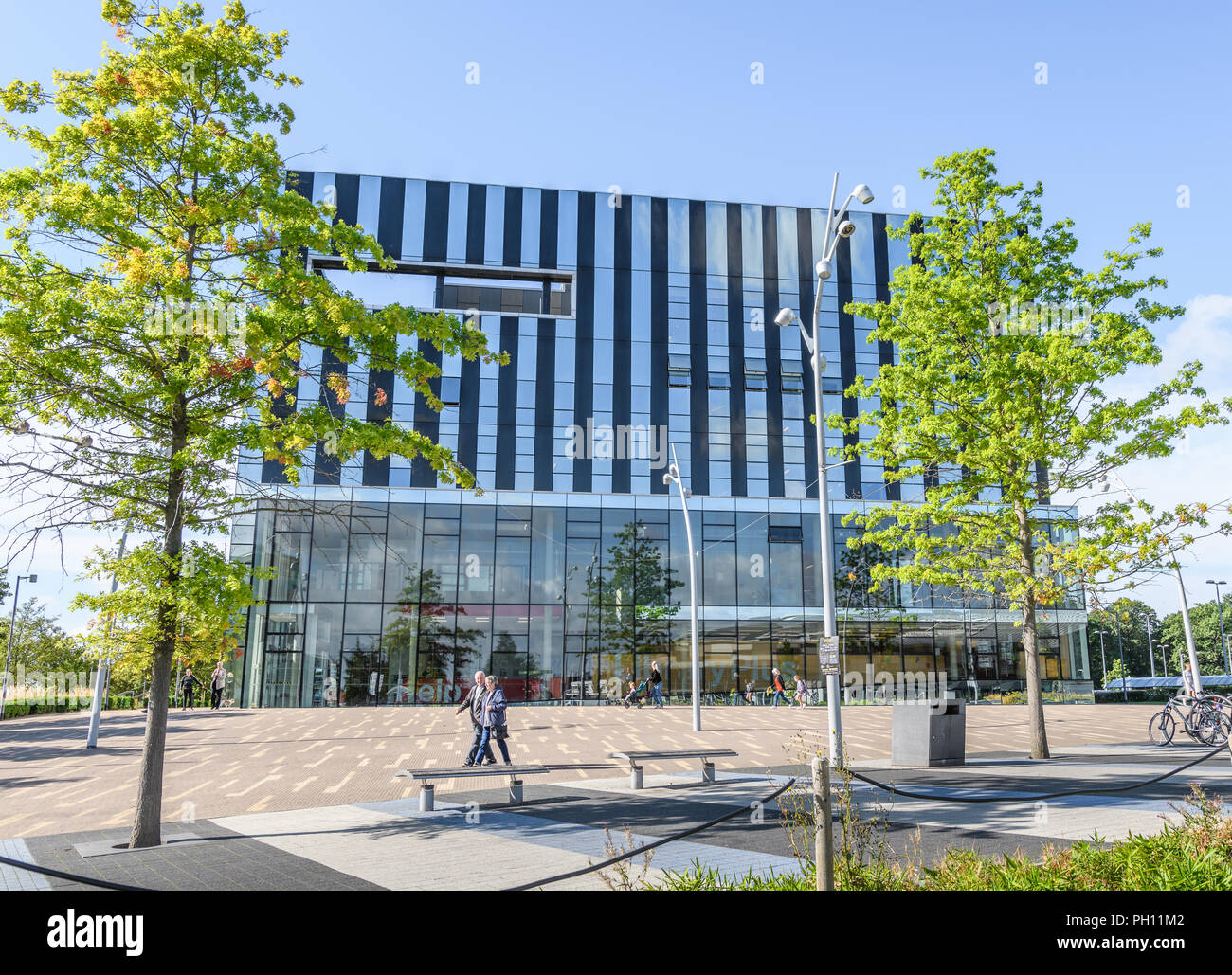 Council offices and County library in the Cube glass building at Corby ...