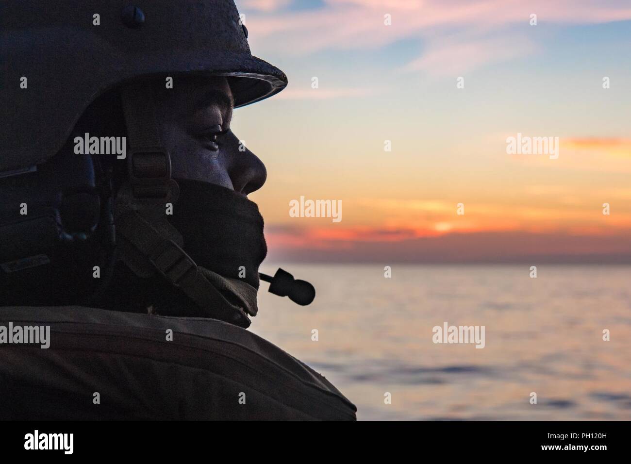 Soldier manning machine gun hi-res stock photography and images - Alamy