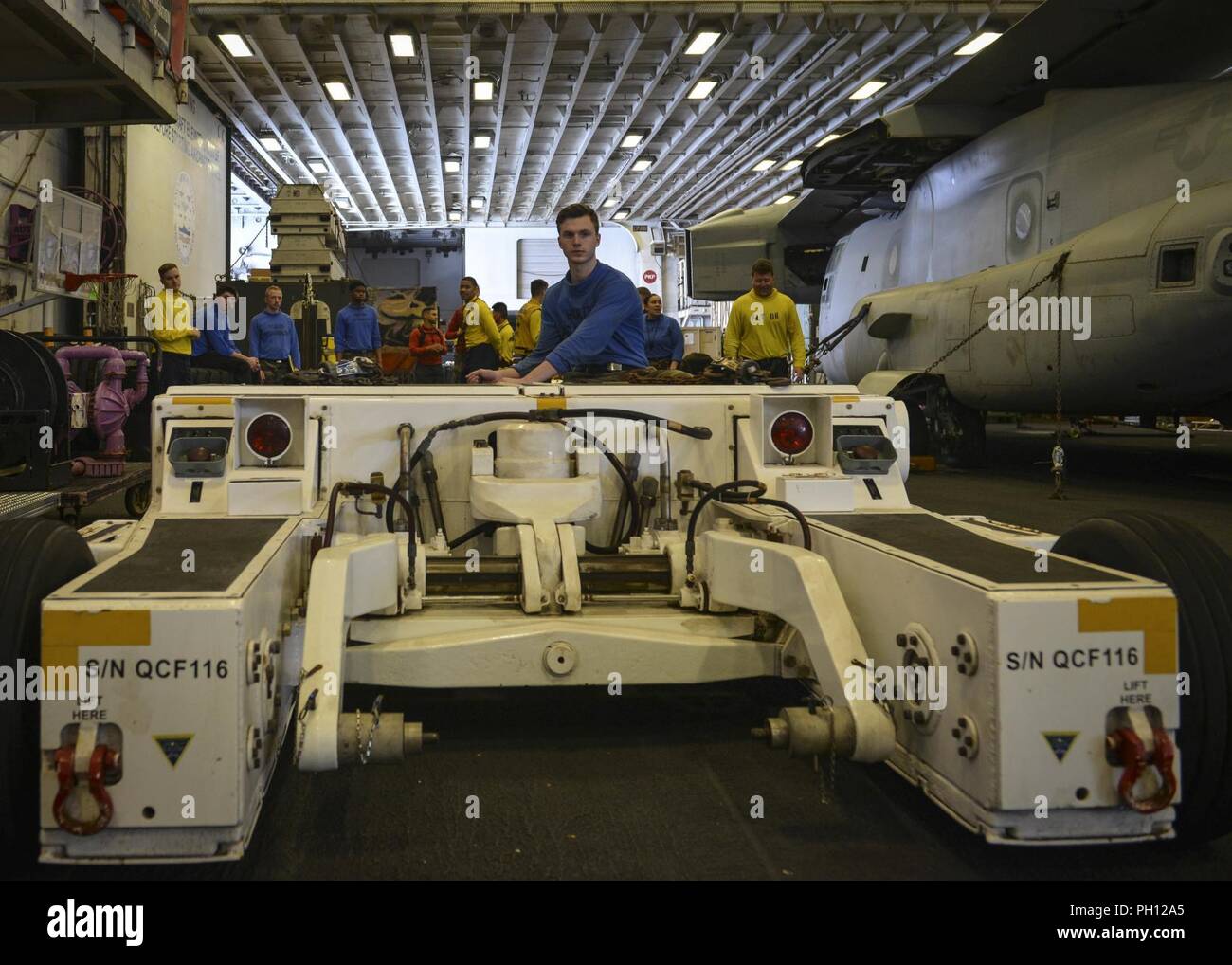 Spotting dolly hi-res stock photography and images - Alamy