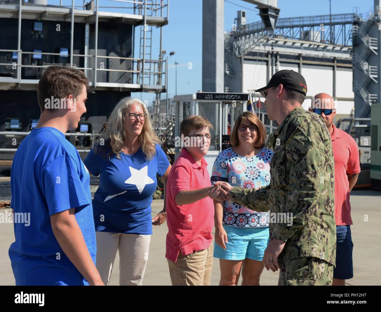 Uss grayson hi-res stock photography and images - Alamy