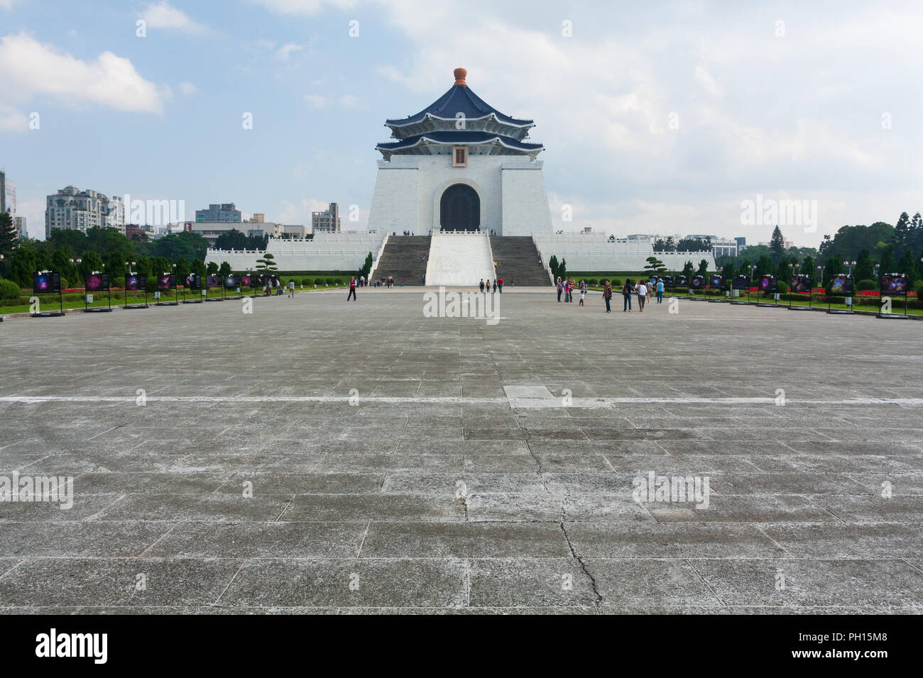 Iconic freedom square gate hi-res stock photography and images - Alamy