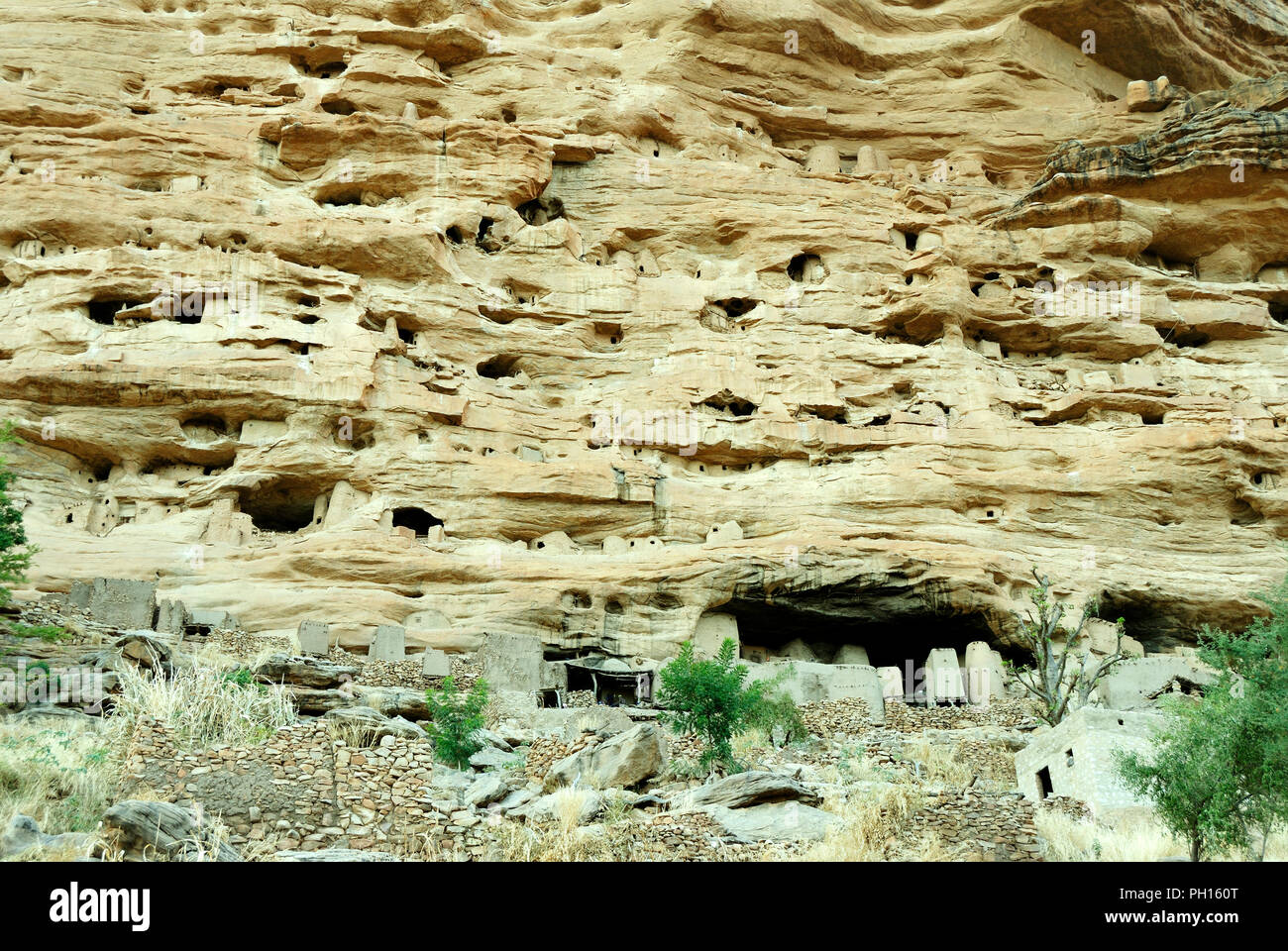 Dogon village in the sahel hi-res stock photography and images - Alamy