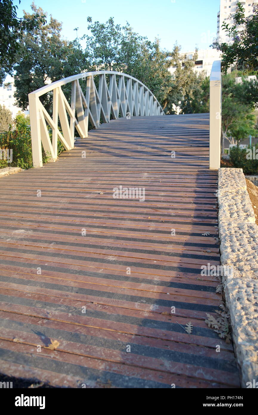 Small bridge in garden hi-res stock photography and images - Alamy