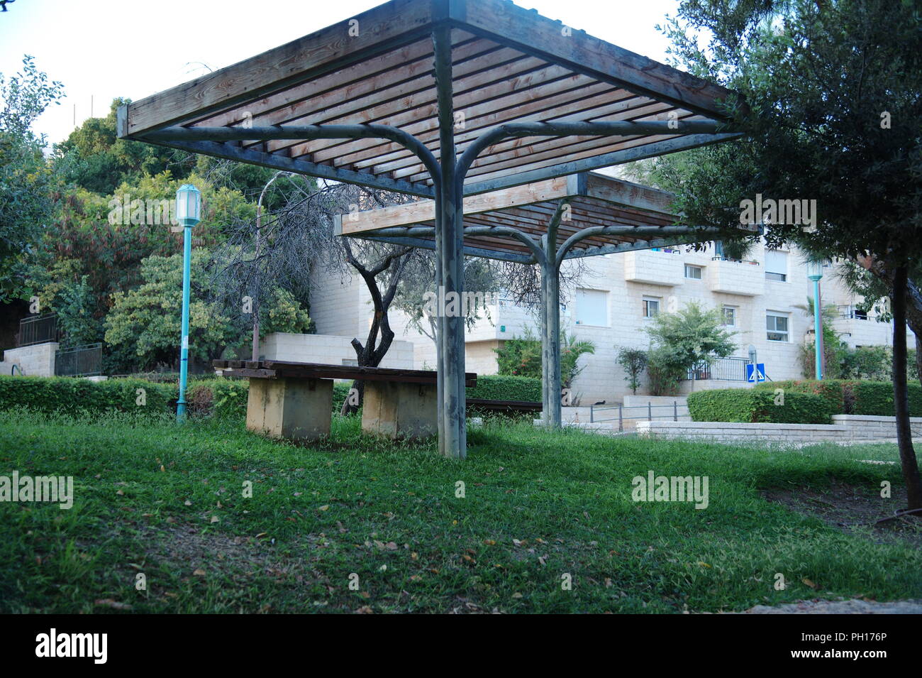 place sitting in garden Stock Photo - Alamy