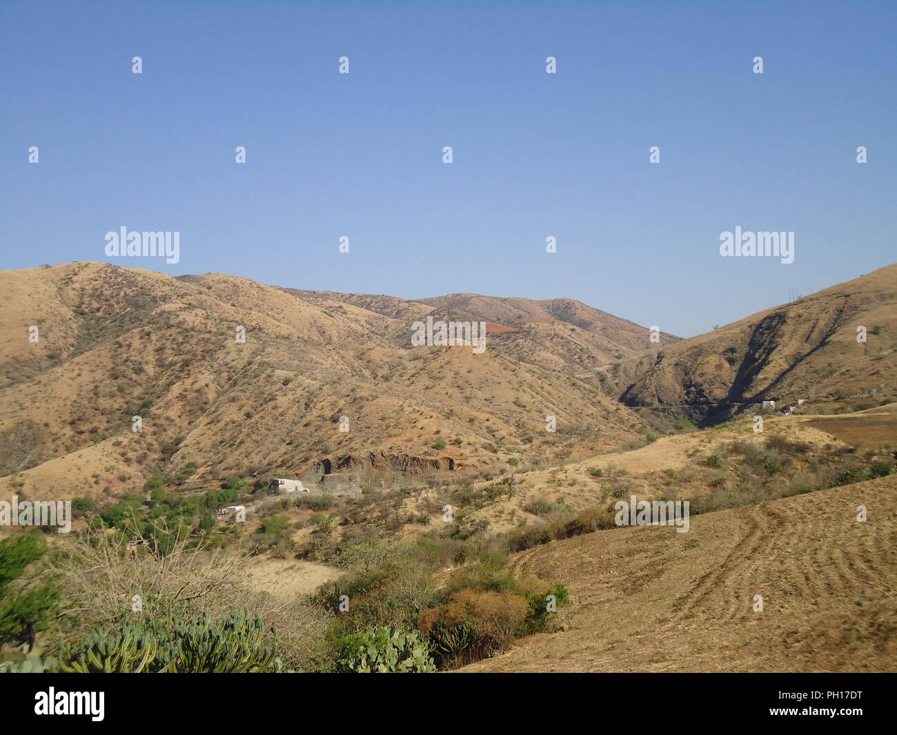 Moon and mt whitney hi-res stock photography and images - Alamy