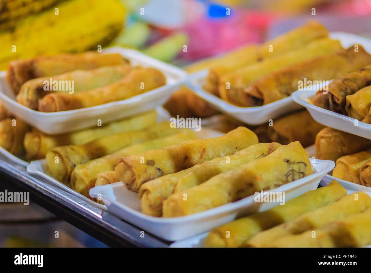 Close up vendor cooking for southern flat bread, mataba, or roti, the ...