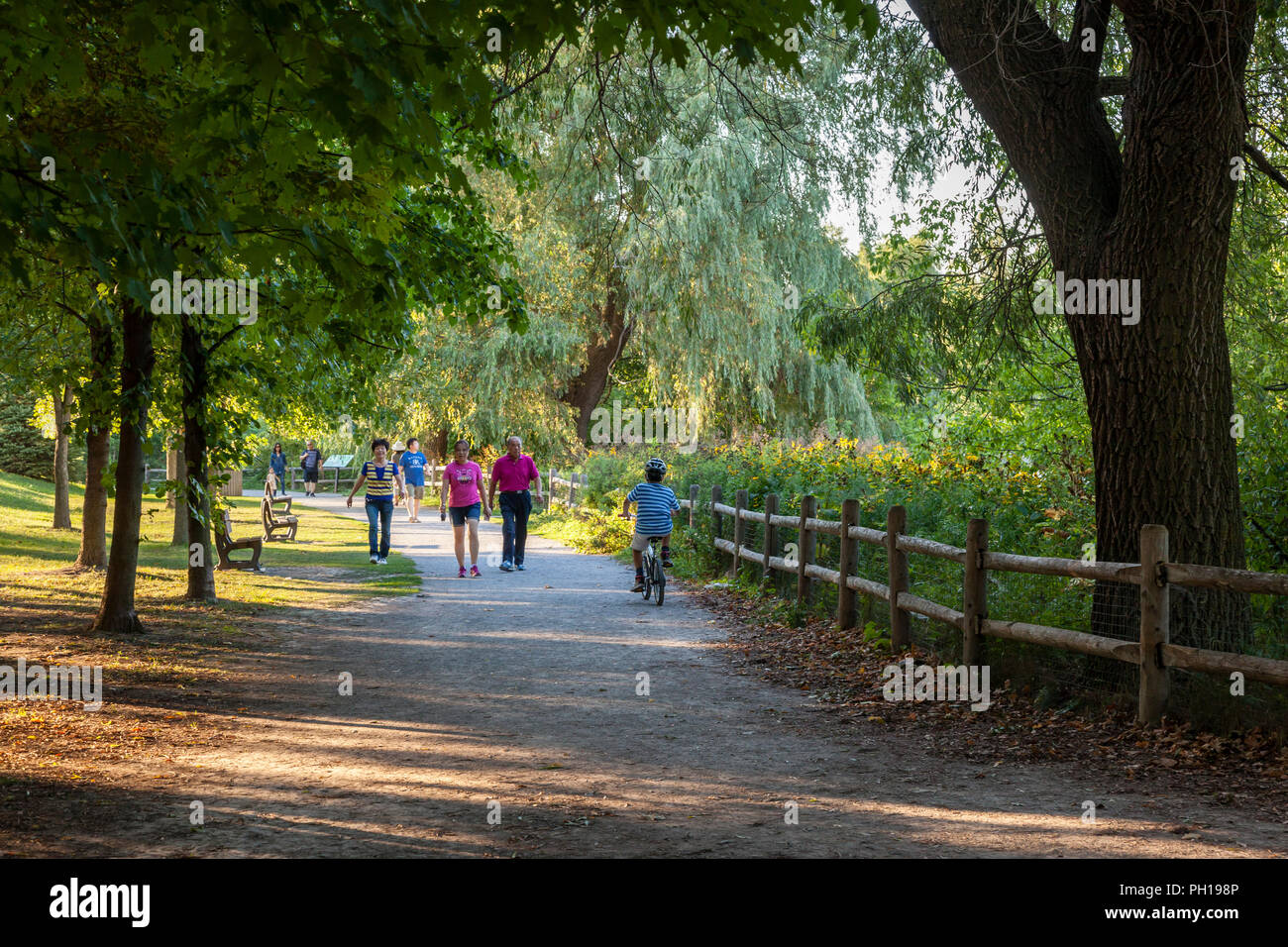 Walking trails hi-res stock photography and images - Alamy
