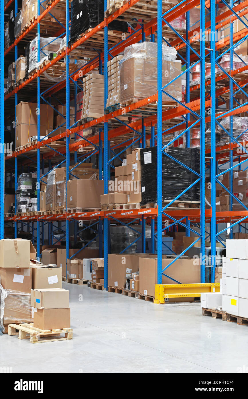 High rack shelving system in distribution warehouse Stock Photo - Alamy
