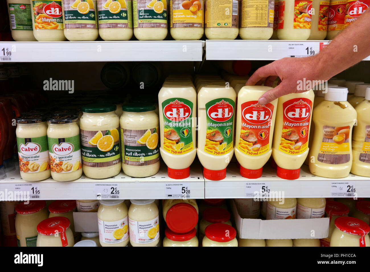 Carrefour store shelves hi-res stock photography and images - Alamy