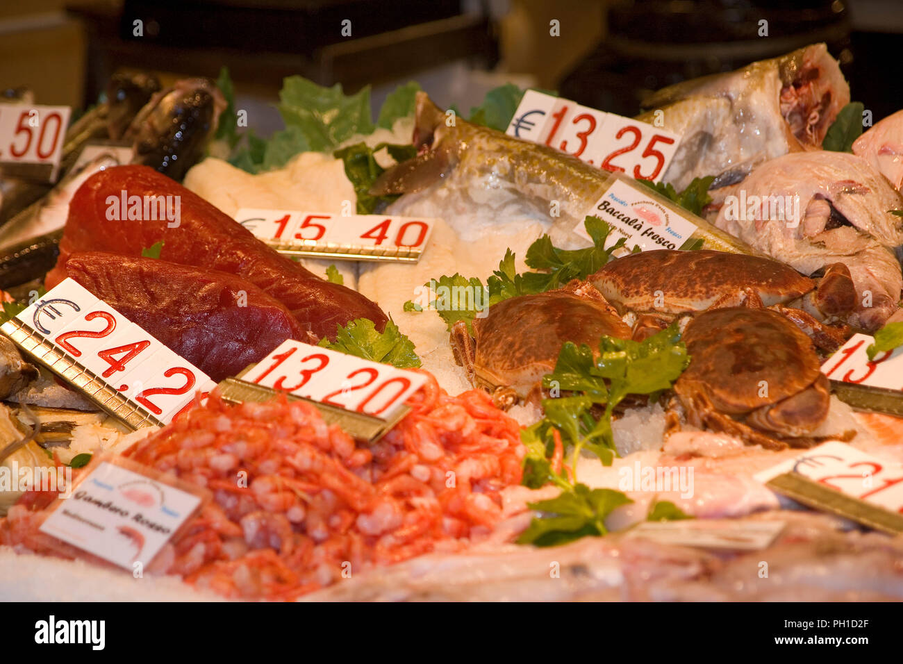 Close-up of a stall selling fish in la Pescharia, Rialto, San Polo ...
