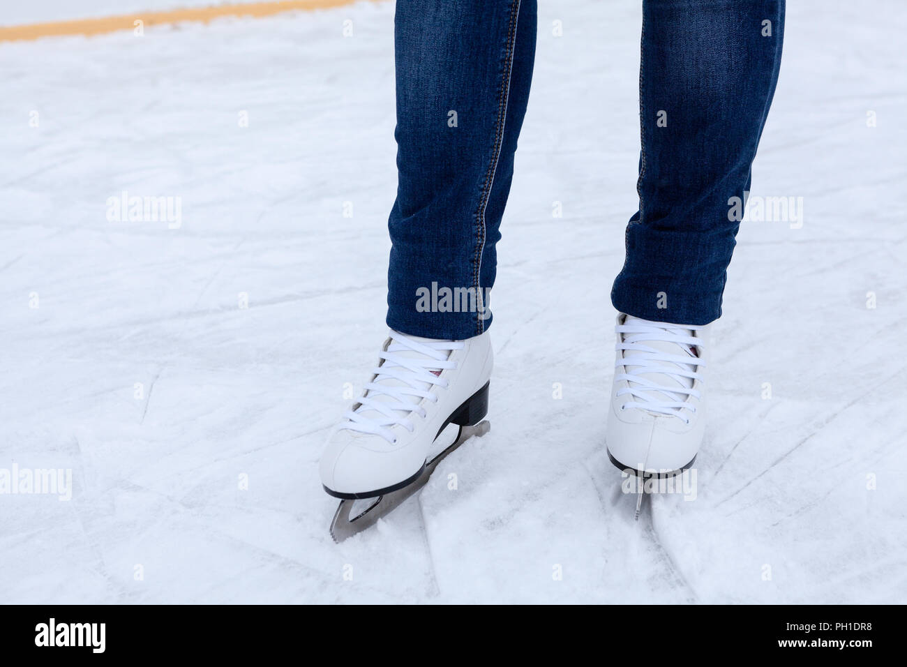 Legs figure skater hi-res stock photography and images - Alamy