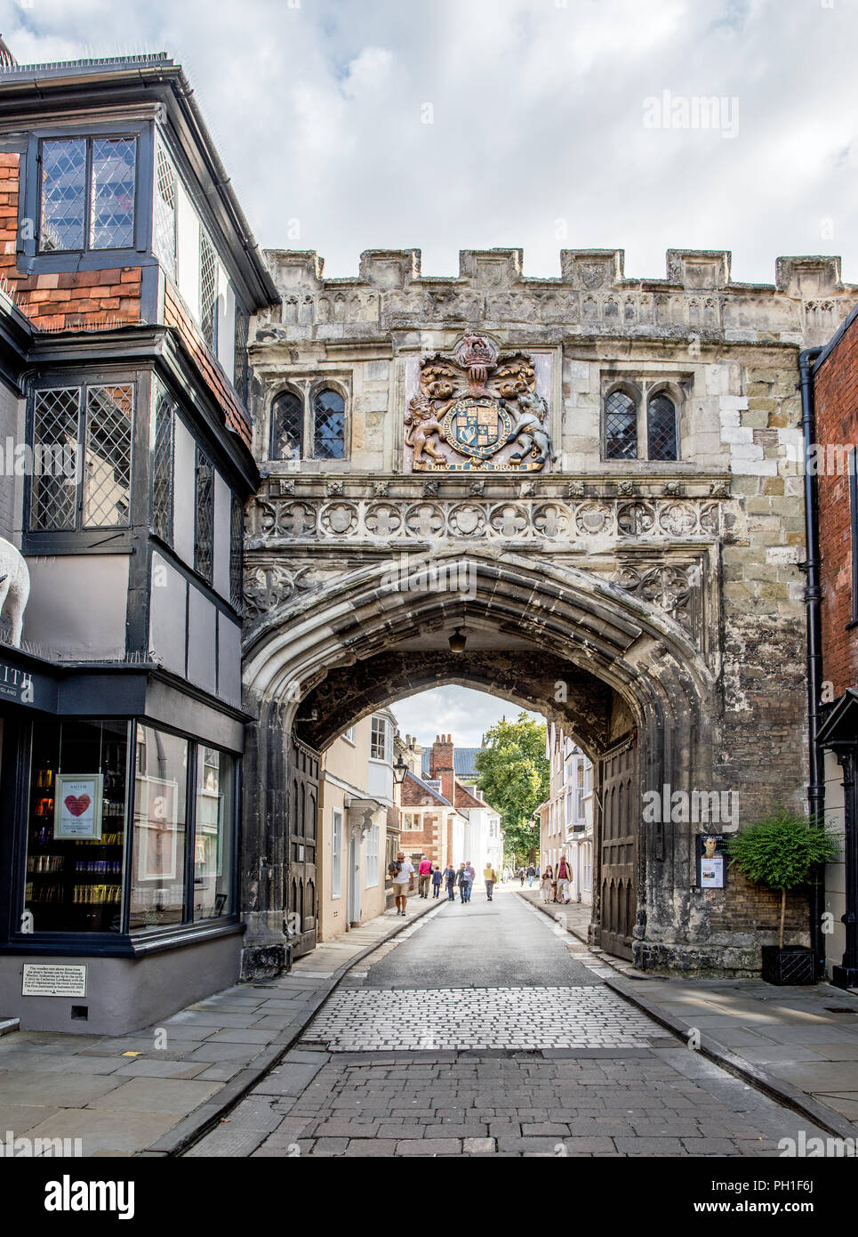 Salisbury high street hi-res stock photography and images - Alamy