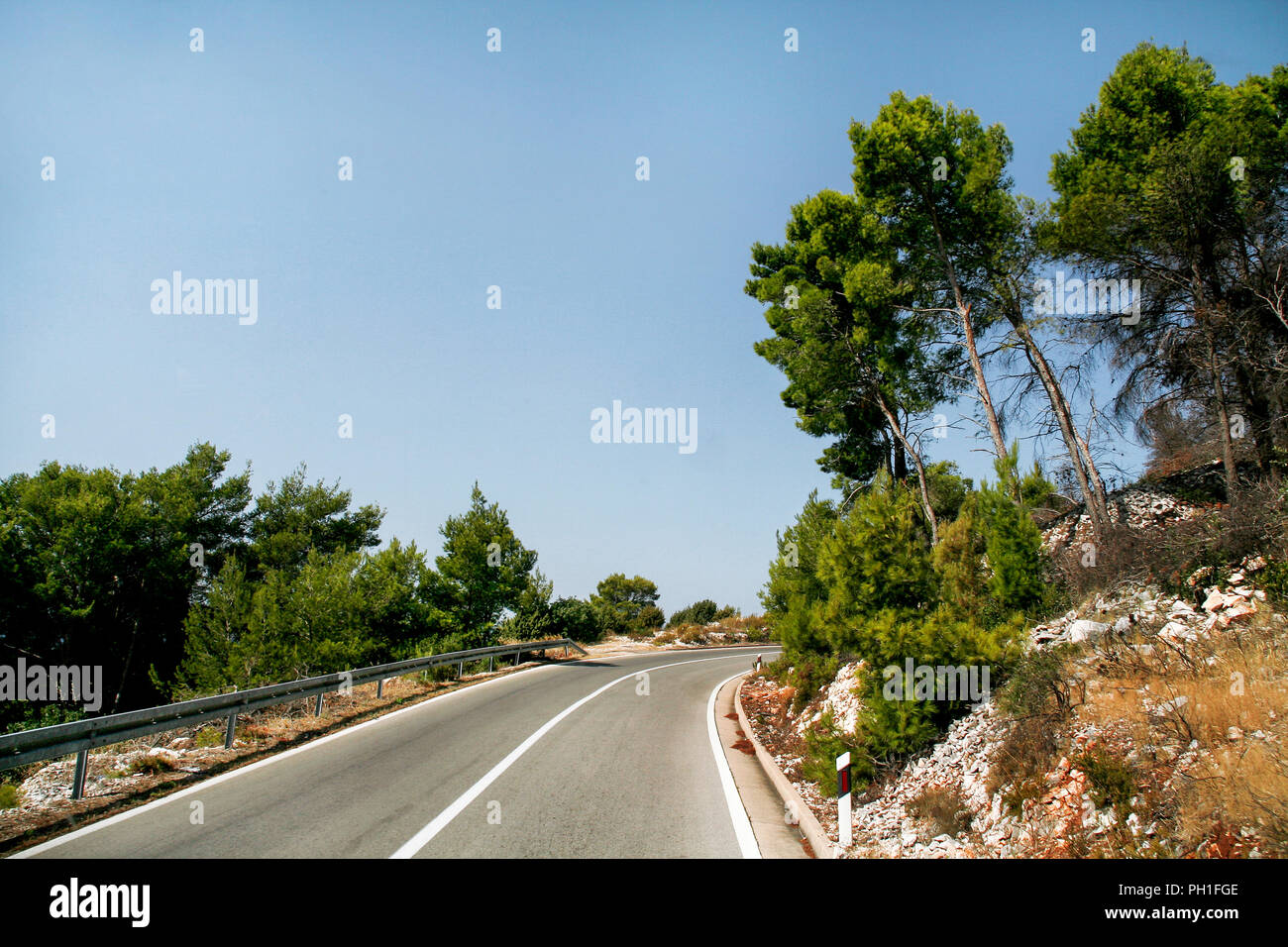 Highway in a beautiful natural environment Stock Photo - Alamy