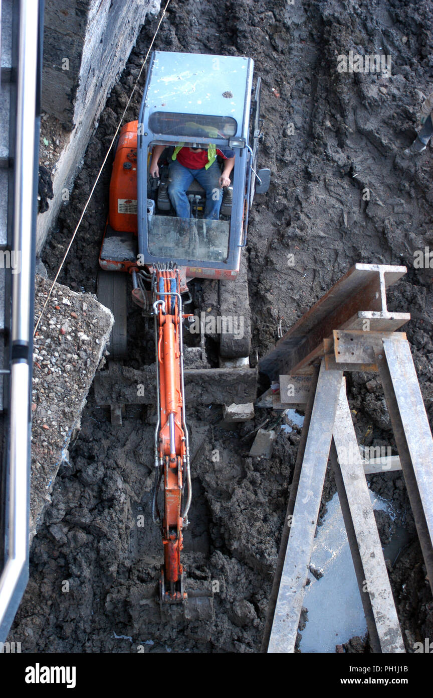 Deep Excavation Stock Photos & Deep Excavation Stock Images - Alamy