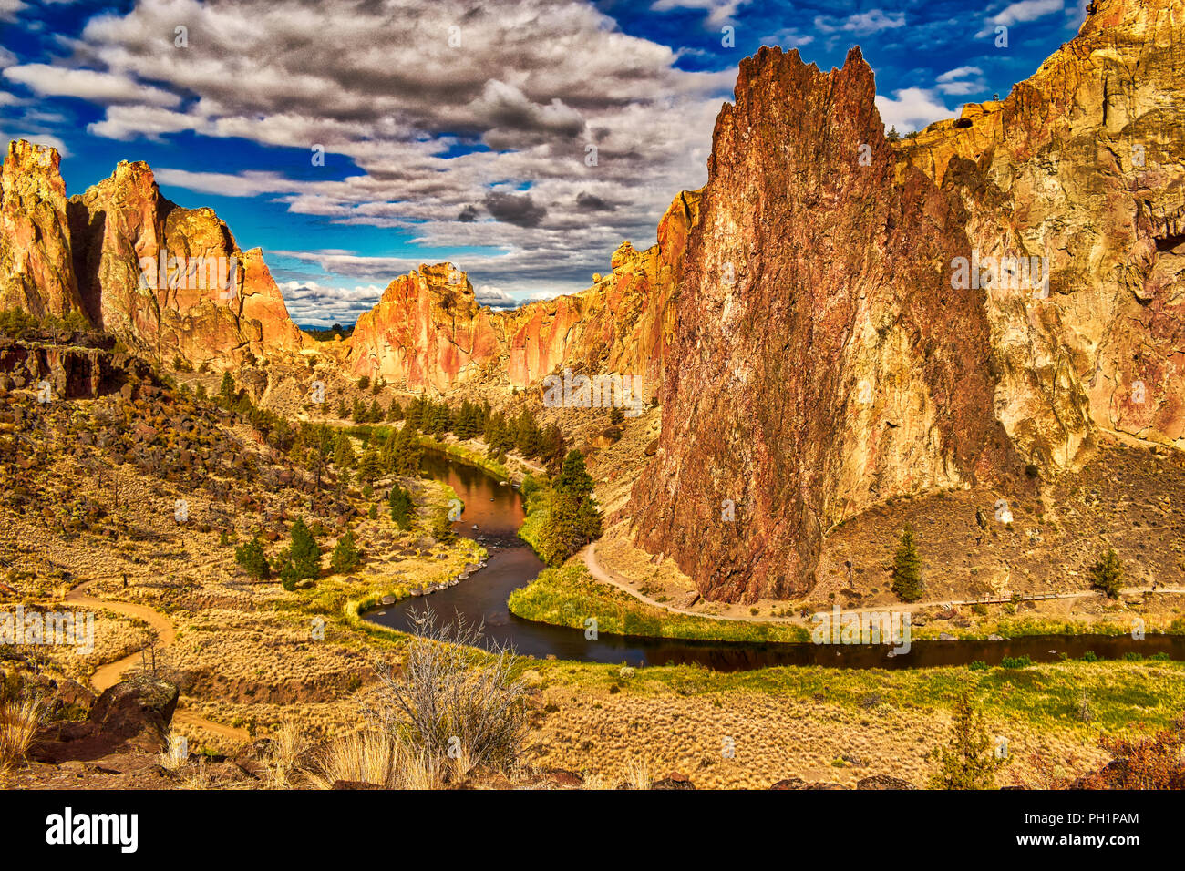Climbing smith rock bend hi-res stock photography and images - Alamy