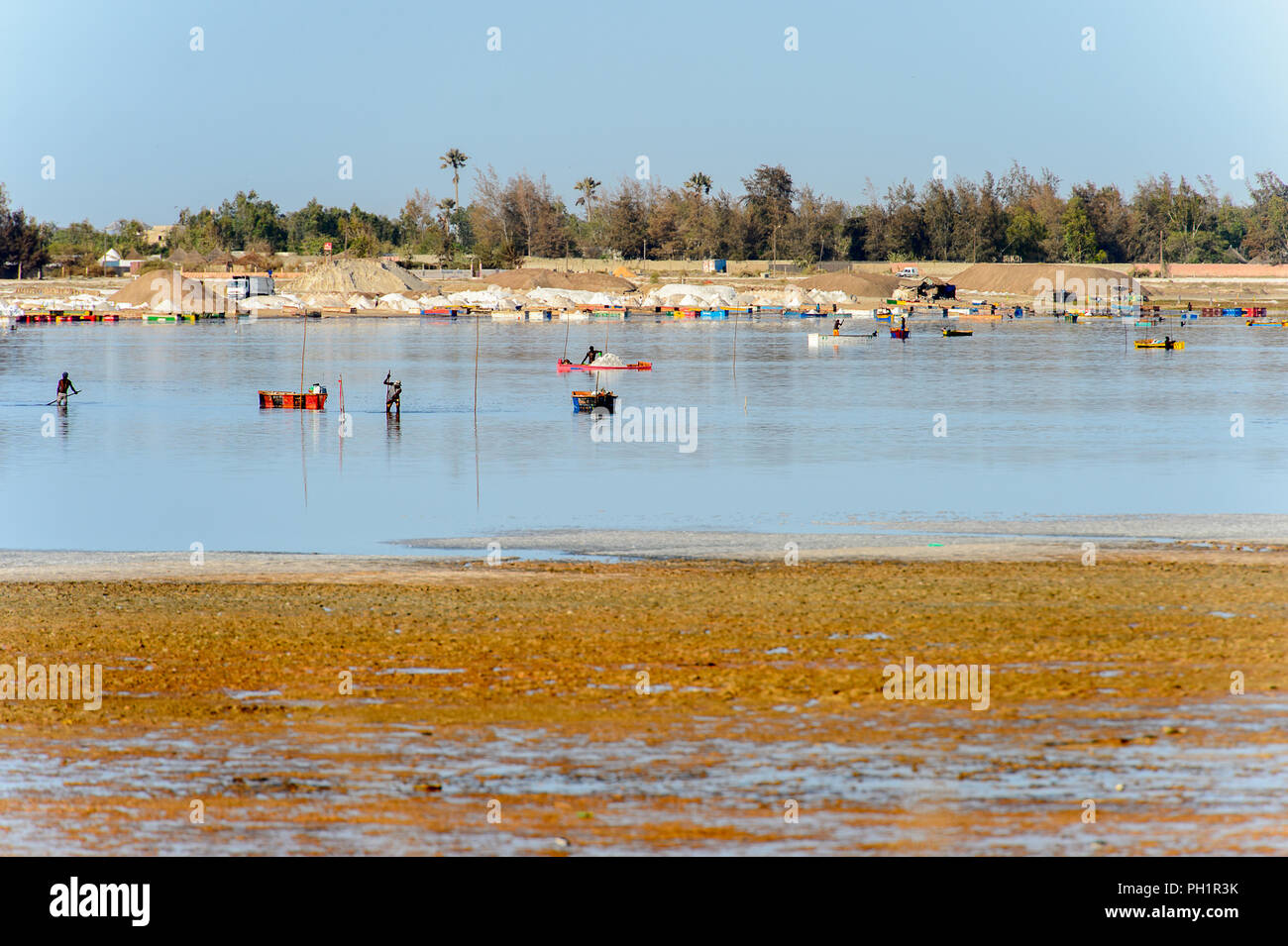 River boat fishing the gambia african hi-res stock photography and ...