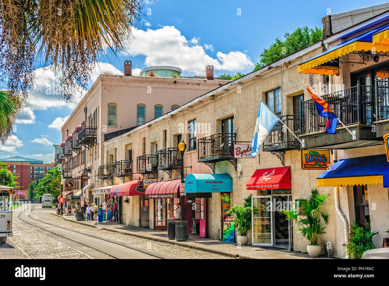 River street in savannah georgia hi-res stock photography and images ...