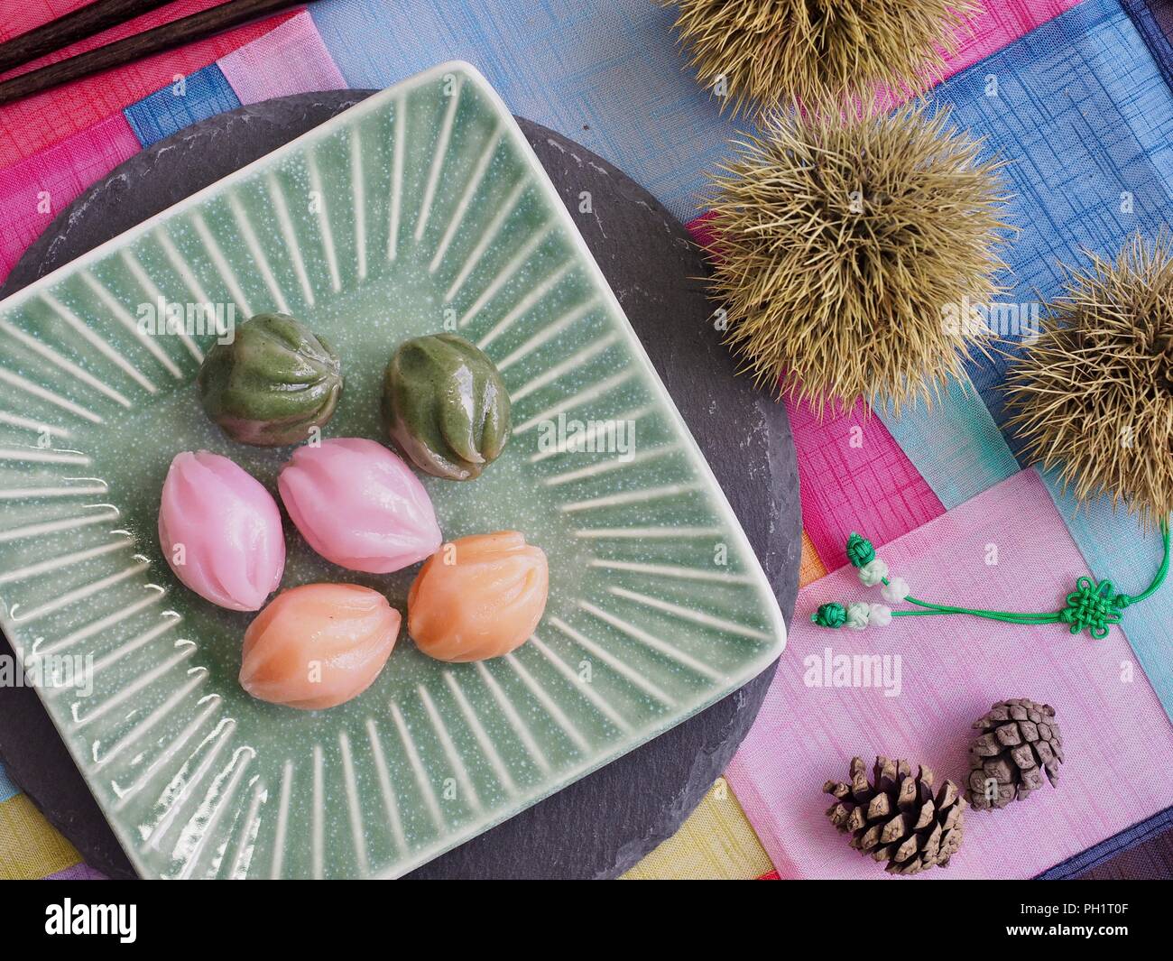 Korean food Songpyeon, Honey-filled Rice Cake Stock Photo - Alamy