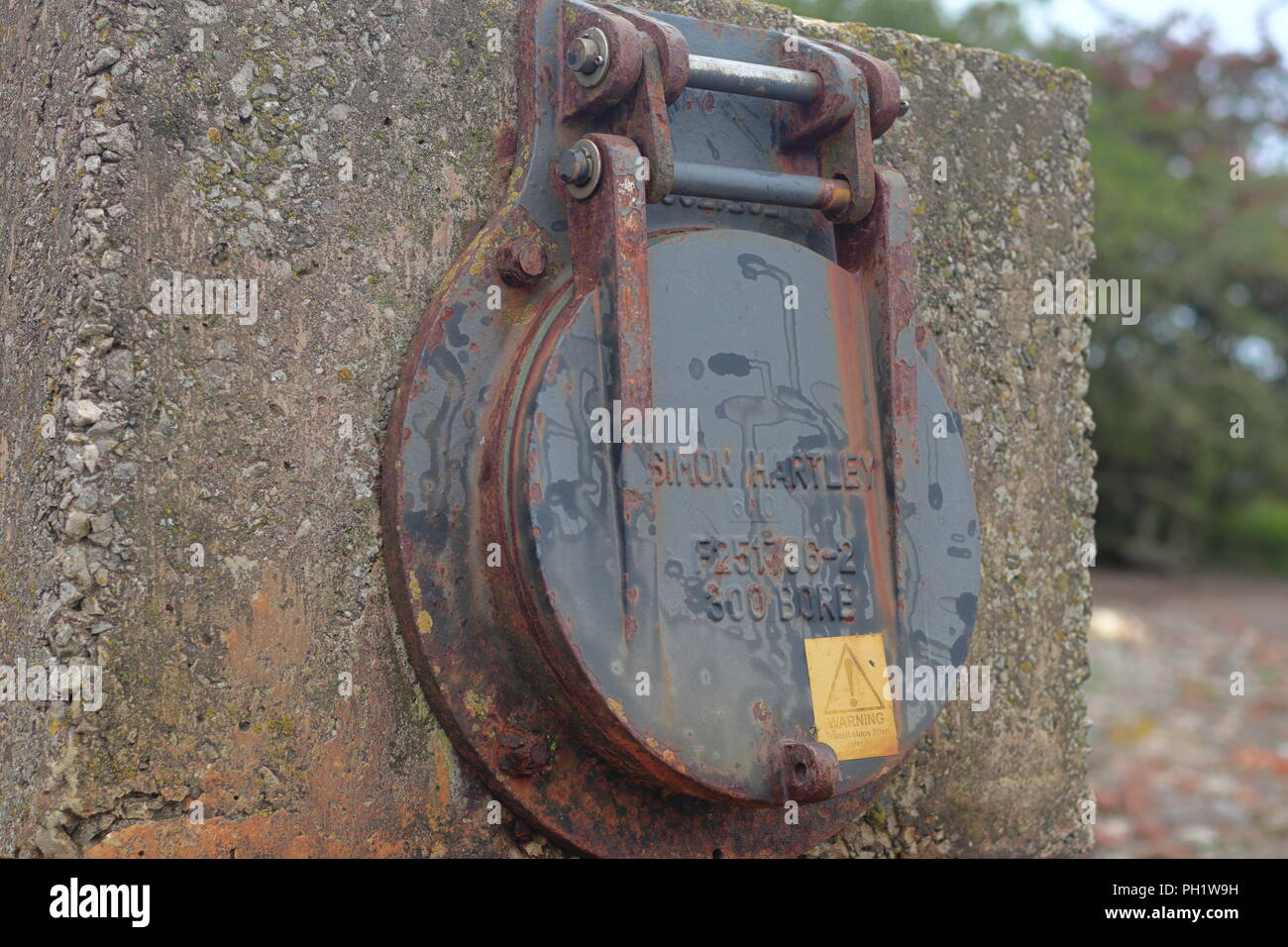 Pipe flap hi-res stock photography and images - Alamy