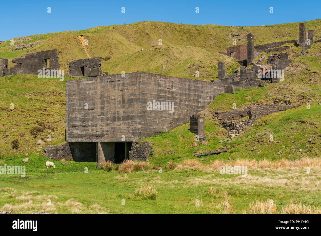 Quarry ruins hi-res stock photography and images - Alamy