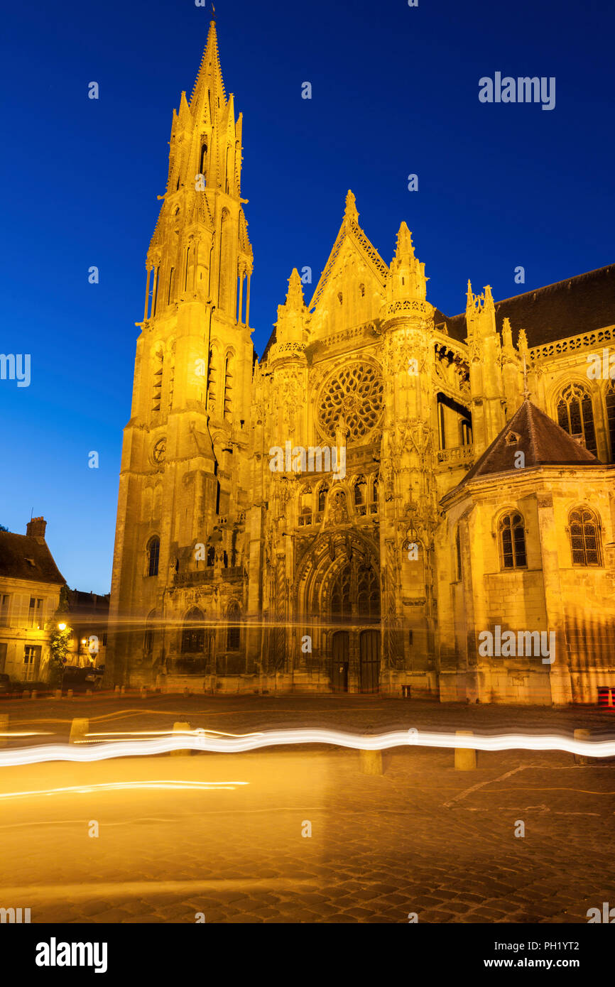 France senlis street town hi-res stock photography and images - Alamy