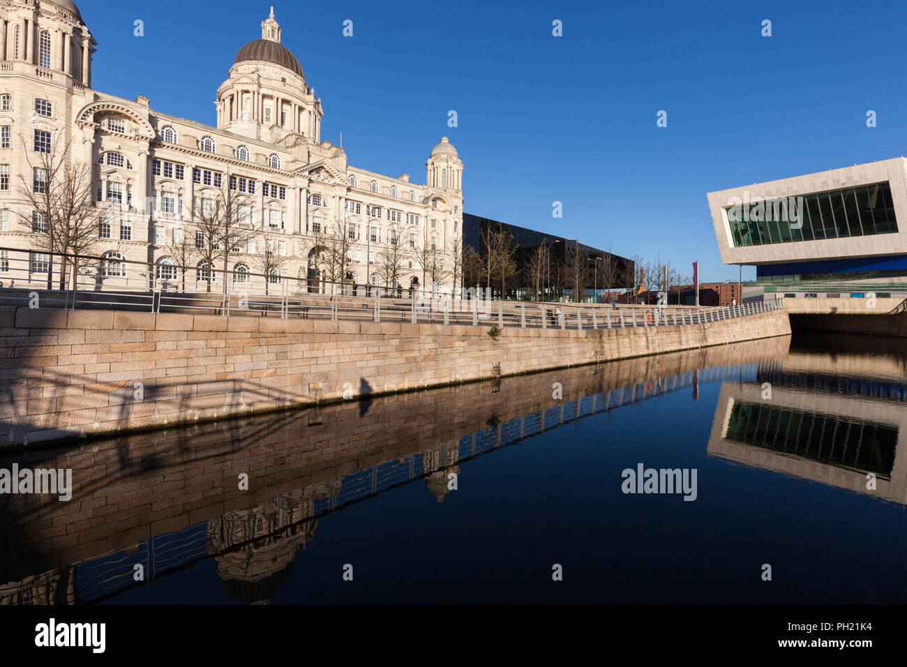 Liverpool tower building water street hi-res stock photography and ...
