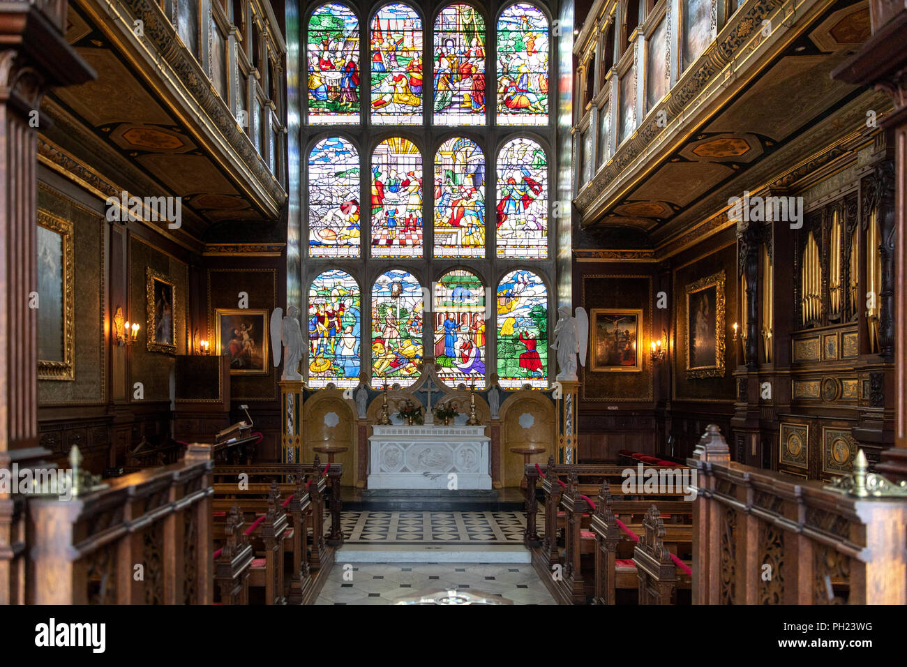 Hatfield house interior hi-res stock photography and images - Alamy