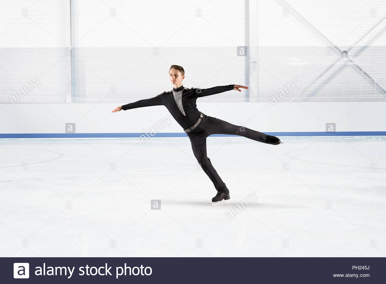 Male Figure Skater High Resolution Stock Photography and Images - Alamy