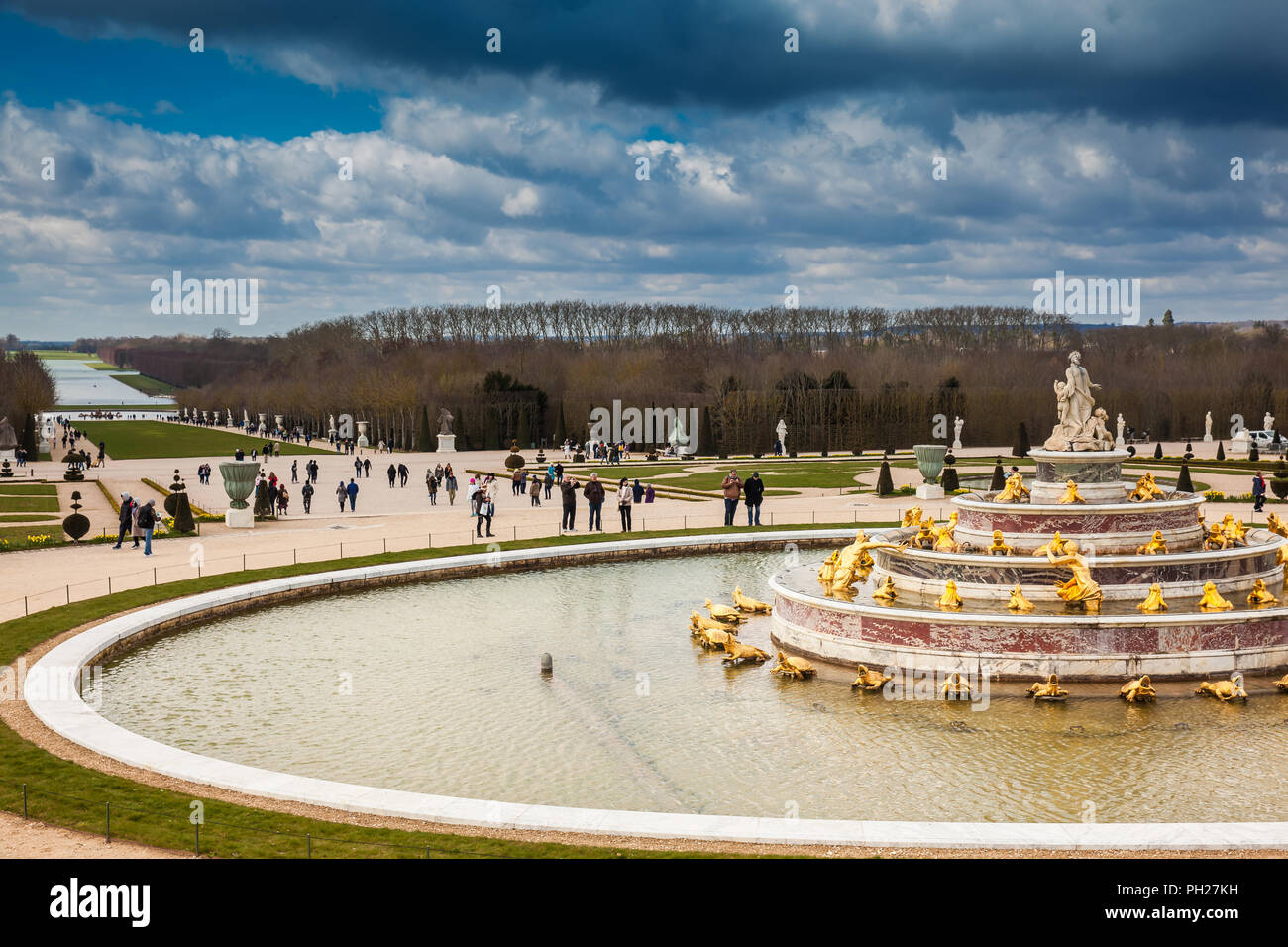 PARIS, FRANCE - MARCH, 2018: Garden of the Versailles Palace in a ...