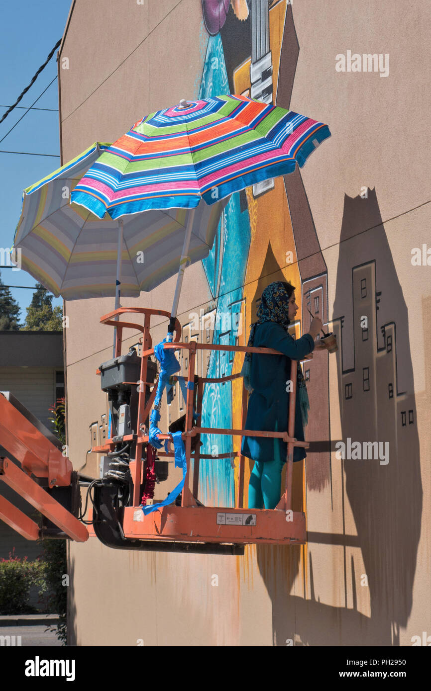 Eugene, Oregon, USA. 29th August, 2018. Afghan mural artist Shamsia ...