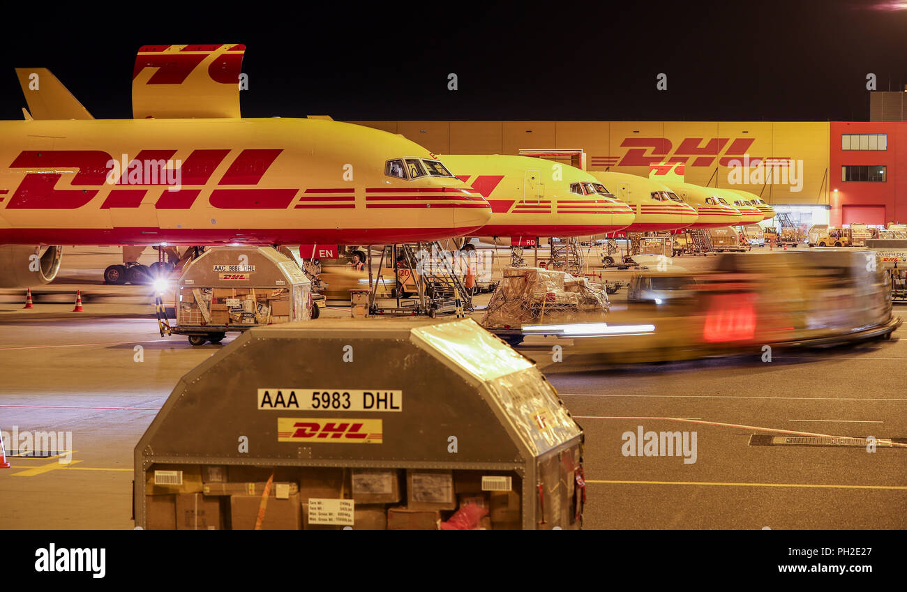 Work on new transport hub hi-res stock photography and images - Alamy