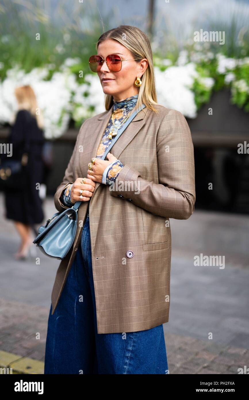 Blogger Janka Polliani posing on the street during Fashion Week ...