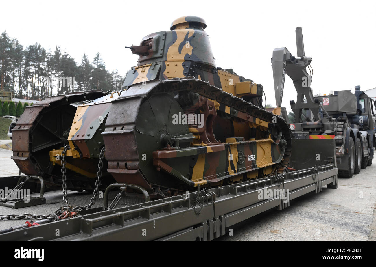 French renault ft 17 tank hi-res stock photography and images - Alamy