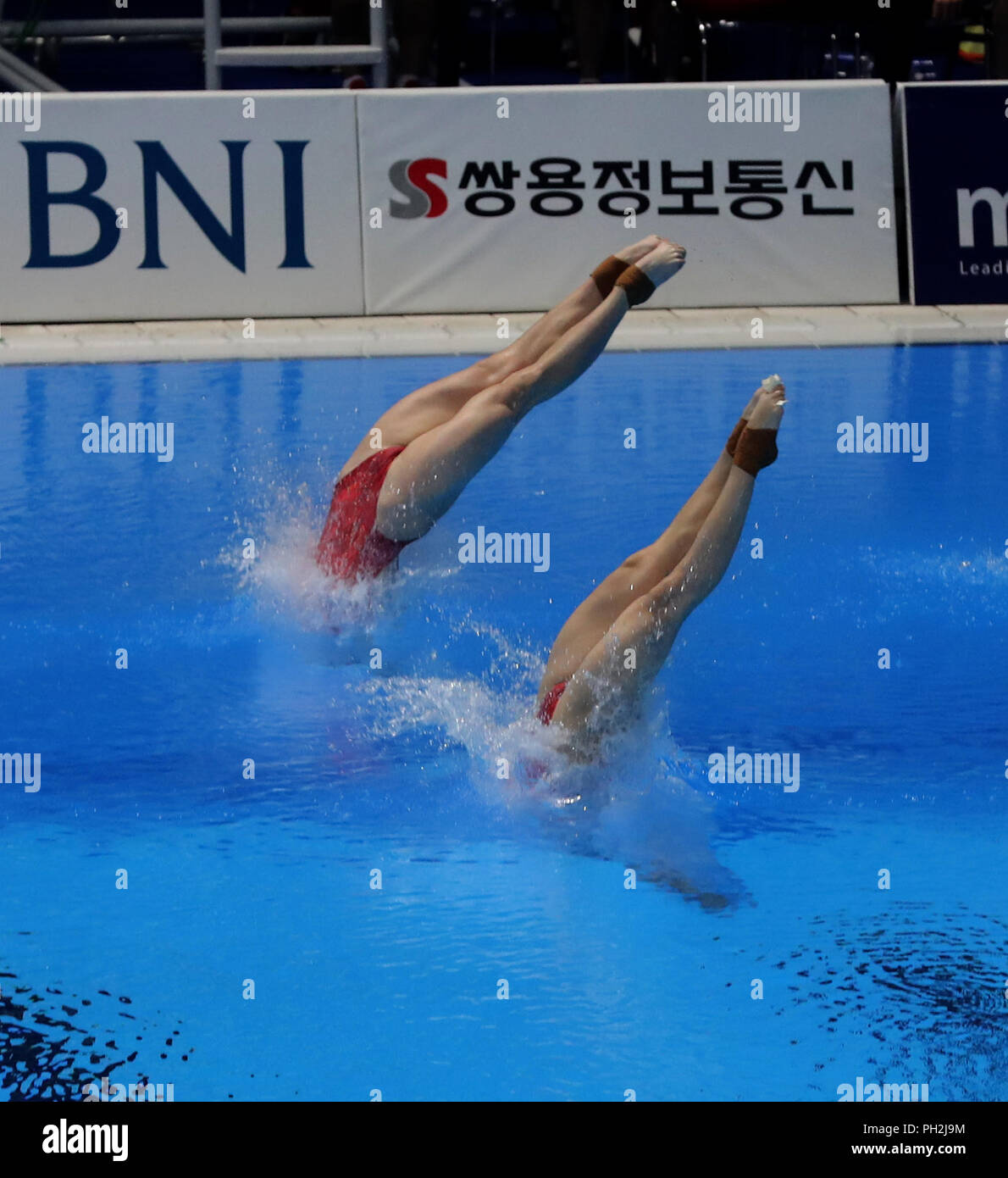 Diving women korea hi-res stock photography and images - Alamy