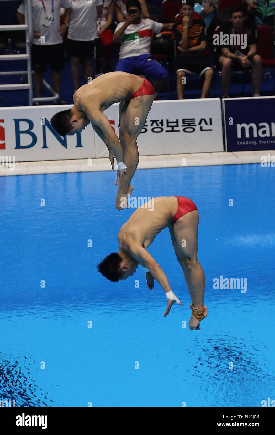 Jakarta, Indonesia, 29th Aug 2018. DIVING: Team China performs during ...