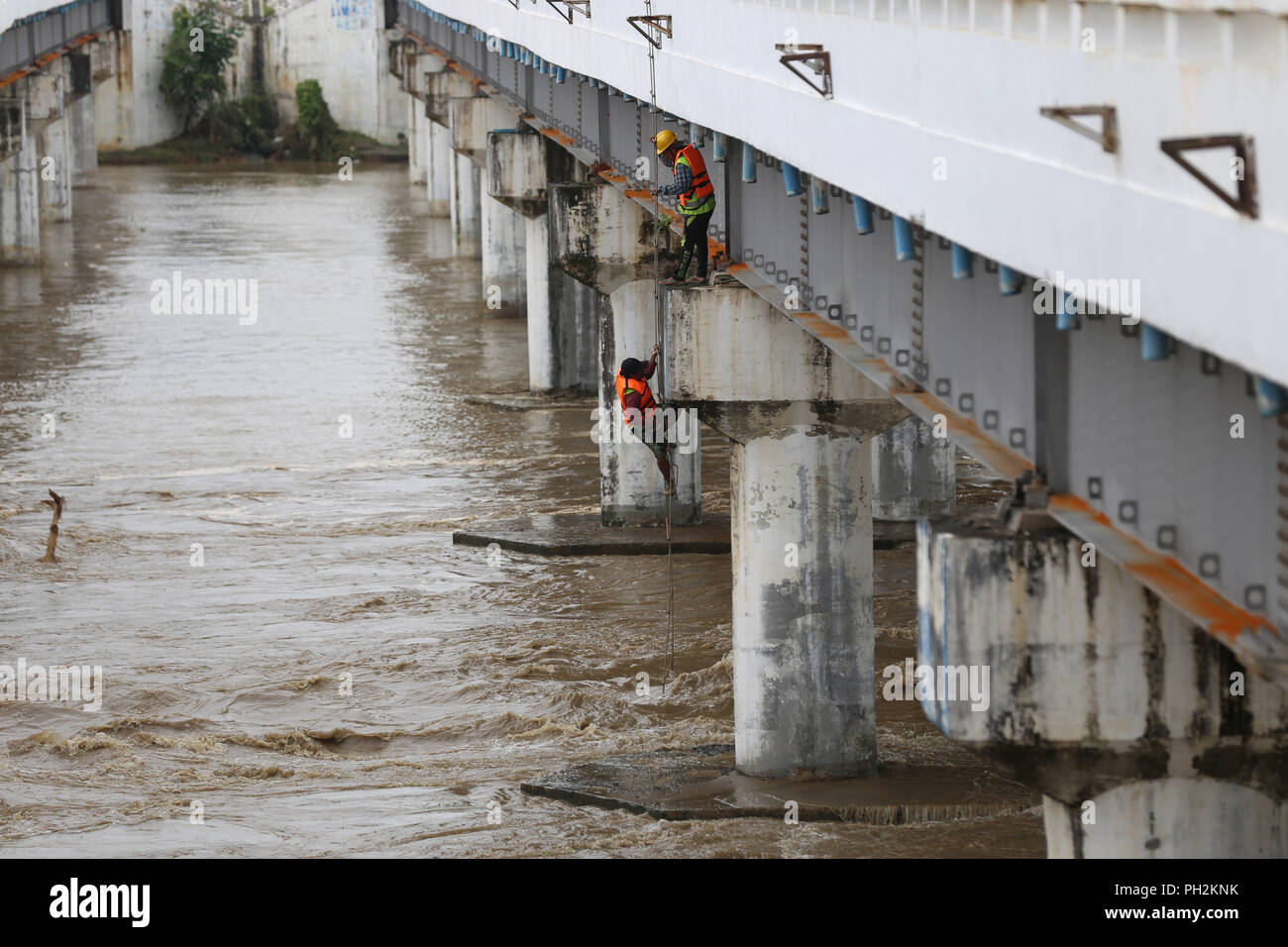 Bridge over spillway hi-res stock photography and images - Alamy